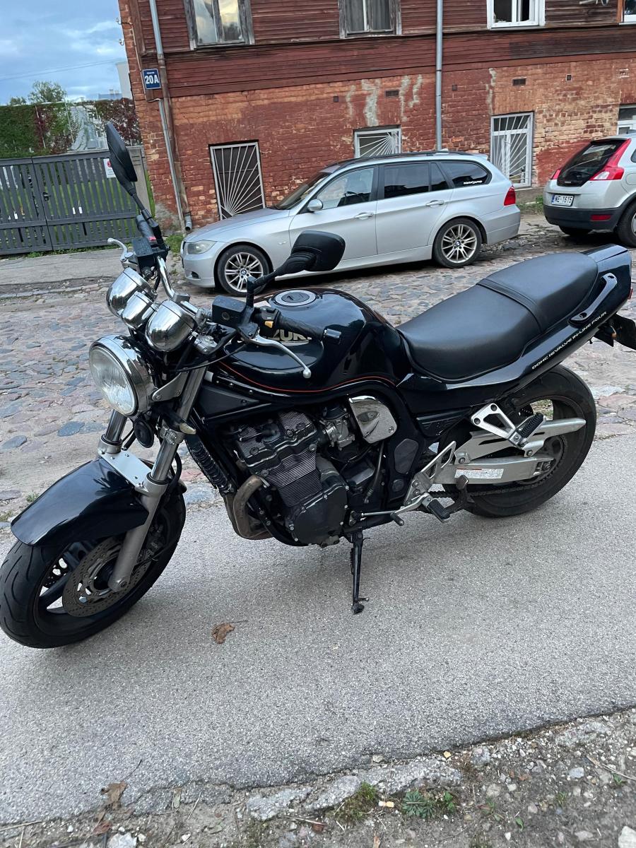 Черный Сузуки GSF 1250SA 1999 в Рига, объемом двигателя 1.20 л и пробегом 84 тыс. км за 1900 €, фото 1 на AUTOMOTO.COM.LV