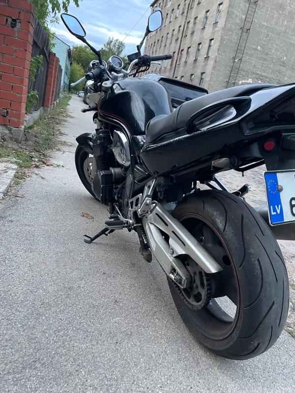 Black Suzuki GSF 1250SA 1999 in Riga, with an engine capacity of 1.20 L and mileage of 84 thousand km for 1900 €, photo 6 on AUTOMOTO.COM.LV