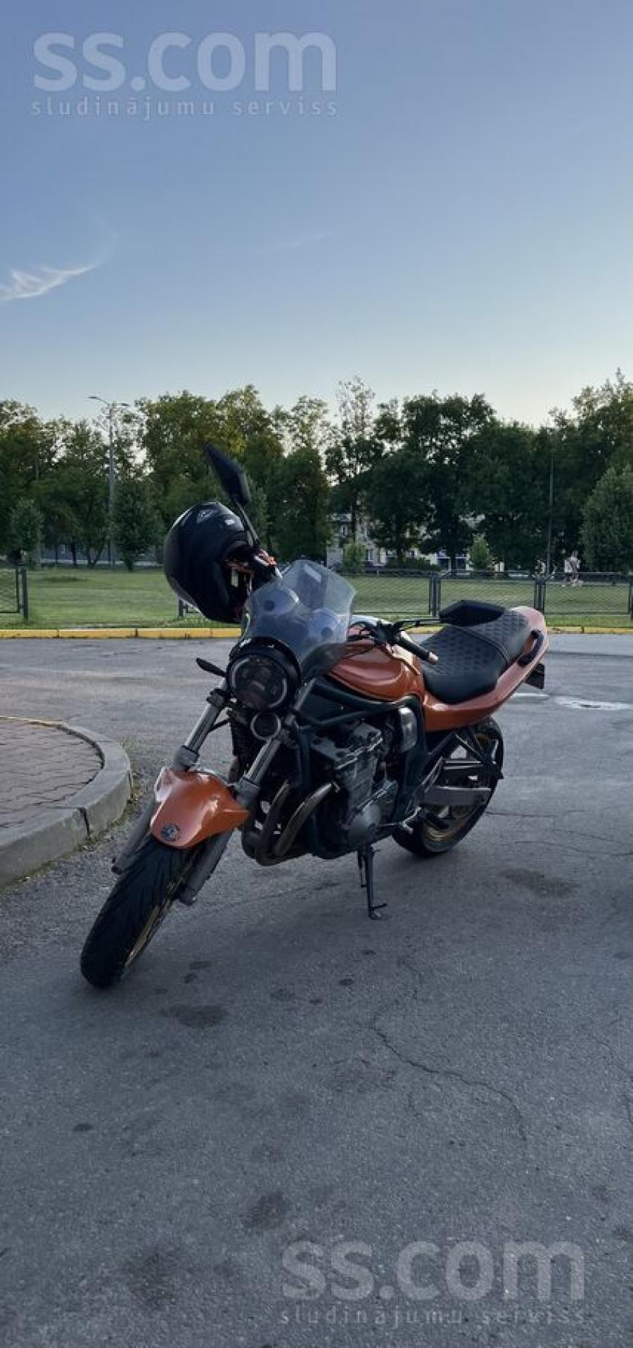 Suzuki GSF 600 1996 Preiļi, ar dzinēja tilpumu 0.75 L un nobraukumu 0 tūkst. km par 1000 €, foto 4 vietnē AUTOMOTO.COM.LV