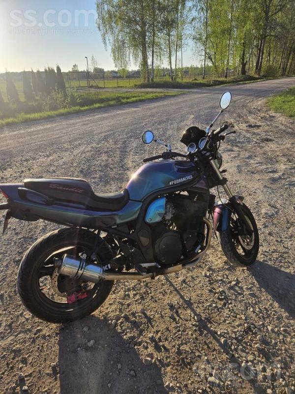 Suzuki GSF 600 2001 in Riga, with an engine capacity of 0.60 L and mileage of 0 thousand km for 1600 €, photo 2 on AUTOMOTO.COM.LV