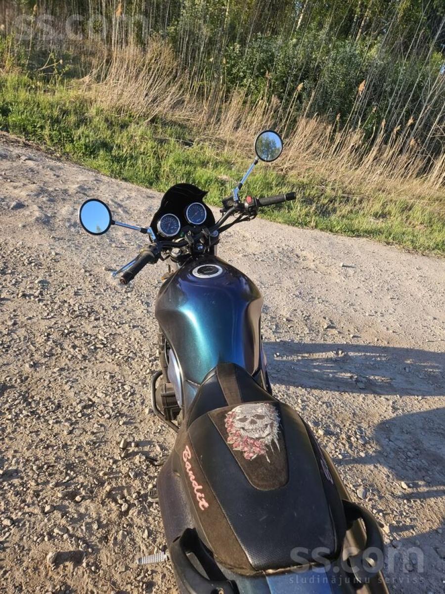 Suzuki GSF 600 2001 in Riga, with an engine capacity of 0.60 L and mileage of 0 thousand km for 1399 €, photo 4 on AUTOMOTO.COM.LV
