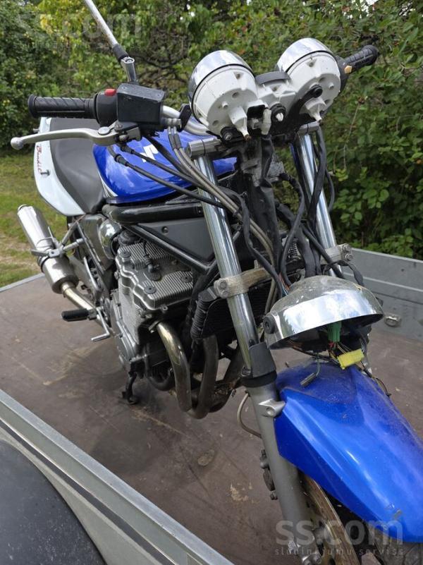 Suzuki GSF 600 2001 in Jelgava, with an engine capacity of 0.60 L and mileage of 0 thousand km for 390 €, photo 2 on AUTOMOTO.COM.LV