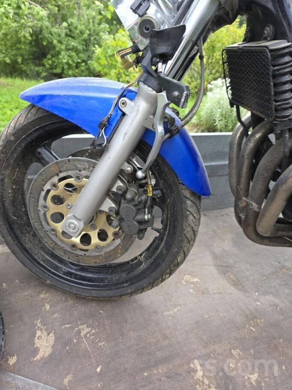 Suzuki GSF 600 2001 in Jelgava, with an engine capacity of 0.60 L and mileage of 0 thousand km for 390 €, photo 7 on AUTOMOTO.COM.LV