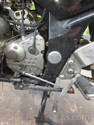 Suzuki GSF 600 2001 in Jelgava, with an engine capacity of 0.60 L and mileage of 0 thousand km for 390 €, photo 9 on AUTOMOTO.COM.LV