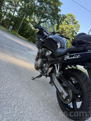 Suzuki GSF 600 2002 in Jelgava, with an engine capacity of 0.60 L and mileage of 0 thousand km for 1550 €, photo 4 on AUTOMOTO.COM.LV