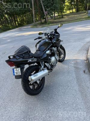Suzuki GSF 600 2002 in Jelgava, with an engine capacity of 0.60 L and mileage of 0 thousand km for 1550 €, photo 5 on AUTOMOTO.COM.LV