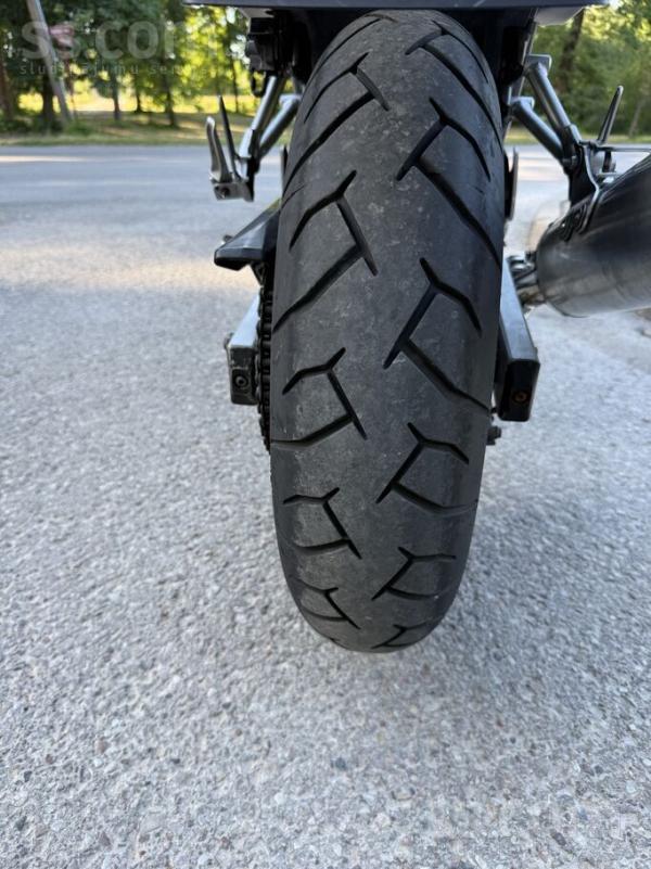 Suzuki GSF 600 2002 in Jelgava, with an engine capacity of 0.60 L and mileage of 0 thousand km for 1550 €, photo 5 on AUTOMOTO.COM.LV