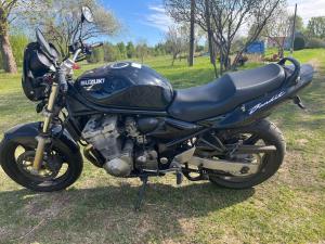 Suzuki GSF 600 2004 Daugavpils, ar dzinēja tilpumu 0.60 L un nobraukumu 0 tūkst. km par 1600 €, foto 3 vietnē AUTOMOTO.COM.LV