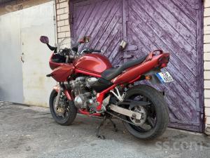 Suzuki GSF 600S 2000 in Riga, with an engine capacity of 0.60 L and mileage of 0 thousand km for 2000 €, photo 5 on AUTOMOTO.COM.LV