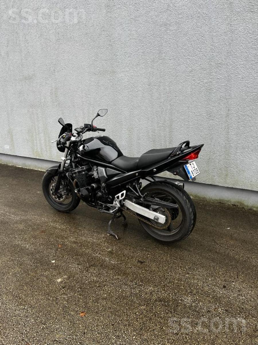 Suzuki GSF 650 2006 Rīga, ar dzinēja tilpumu 0.65 L un nobraukumu 0 tūkst. km par 2300 €, foto 2 vietnē AUTOMOTO.COM.LV