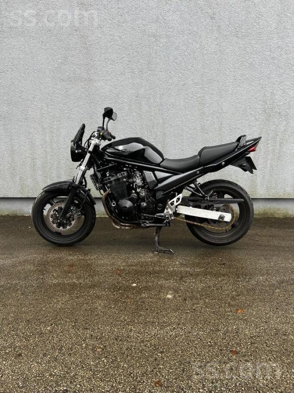 Suzuki GSF 650 2006 Rīga, ar dzinēja tilpumu 0.65 L un nobraukumu 0 tūkst. km par 2300 €, foto 3 vietnē AUTOMOTO.COM.LV