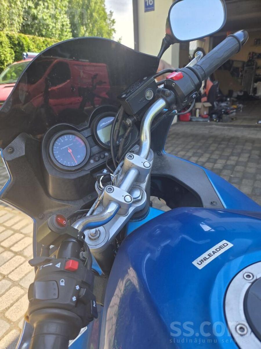 Suzuki GSF 650 2006 Rīga, ar dzinēja tilpumu 0.65 L un nobraukumu 0 tūkst. km par 2300 €, foto 4 vietnē AUTOMOTO.COM.LV