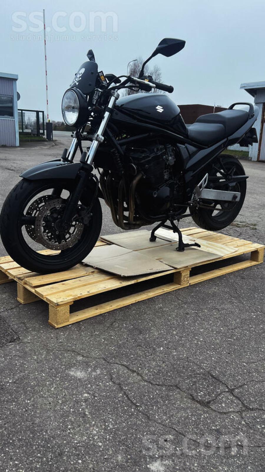 Suzuki GSF 650 2006 Rīga, ar dzinēja tilpumu 0.65 L un nobraukumu 0 tūkst. km par 3700 €, foto 1 vietnē AUTOMOTO.COM.LV