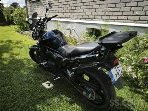 Suzuki GSF 650 2009 Ogre, ar dzinēja tilpumu 0.65 L un nobraukumu 0 tūkst. km par 3500 €, foto 5 vietnē AUTOMOTO.COM.LV