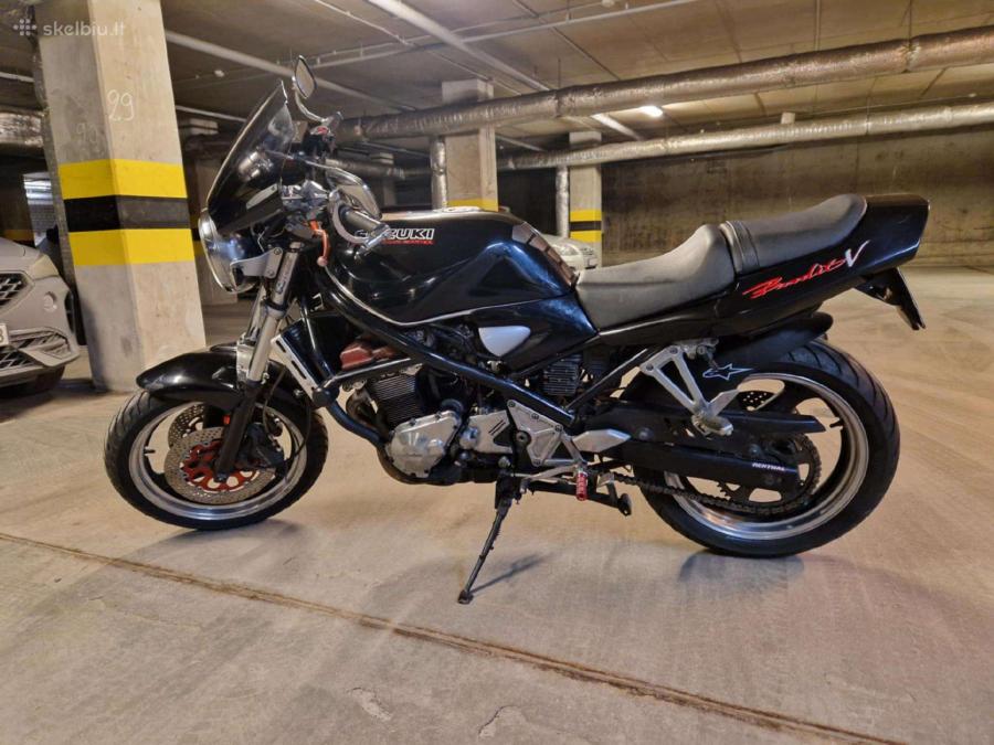 Black Suzuki GSF 1993 in Vilnius, with an engine capacity of 0.40 L and mileage of 35 thousand km for 1100 €, photo 6 on AUTOMOTO.COM.LV
