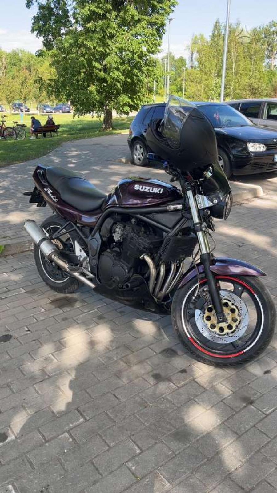 Melns Suzuki GSF 1996 Šauļi, ar dzinēja tilpumu 0.60 L un nobraukumu 50 tūkst. km par 1600 €, foto 1 vietnē AUTOMOTO.COM.LV