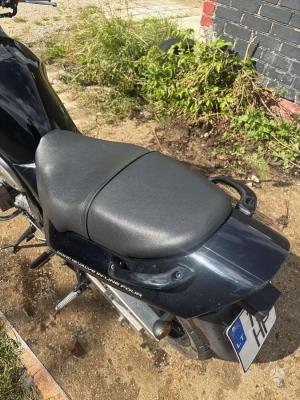 Black Suzuki GSF 1997 in Vilnius, with an engine capacity of 0.60 L and mileage of 71 thousand km for 1900 €, photo 9 on AUTOMOTO.COM.LV