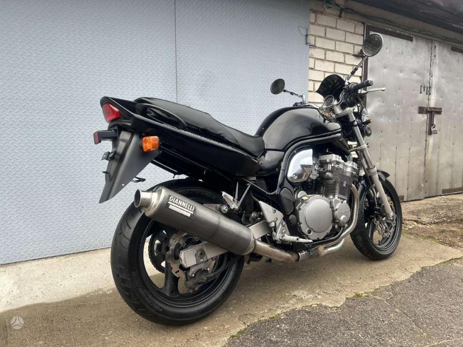 Black Suzuki GSF 1999 in Birstonas, with an engine capacity of 0.60 L and mileage of 37 thousand km for 1499 €, photo 5 on AUTOMOTO.COM.LV