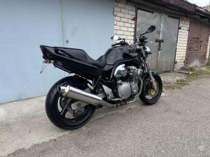 Black Suzuki GSF 1999 in Birstonas, with an engine capacity of 0.60 L and mileage of 38 thousand km for 1550 €, photo 6 on AUTOMOTO.COM.LV