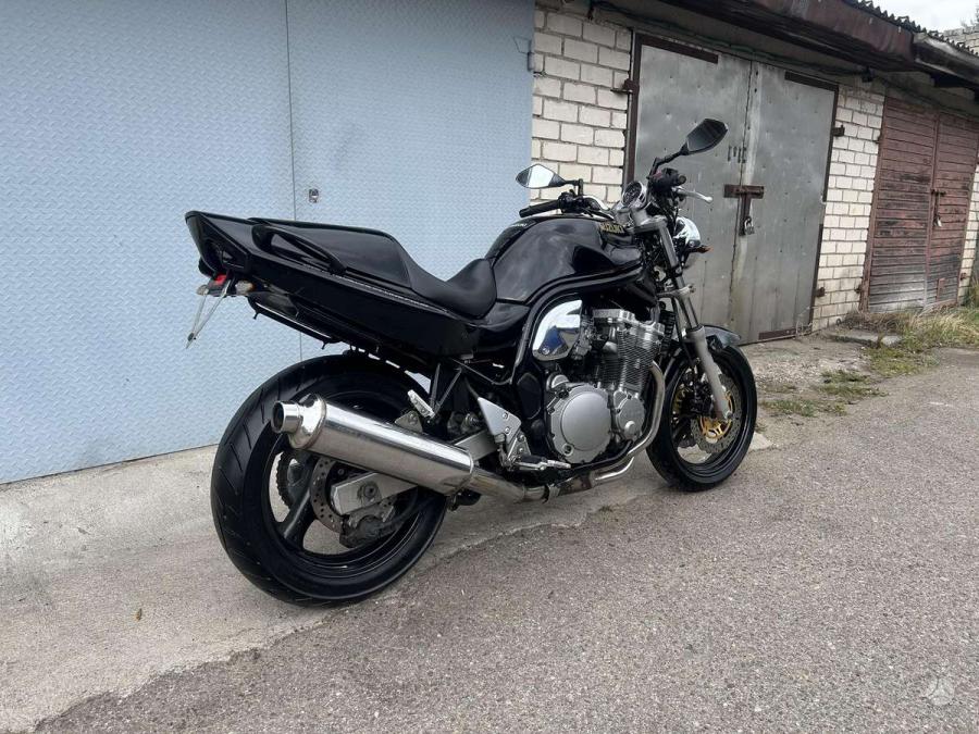 Black Suzuki GSF 1999 in Birstonas, with an engine capacity of 0.60 L and mileage of 38 thousand km for 1550 €, photo 6 on AUTOMOTO.COM.LV
