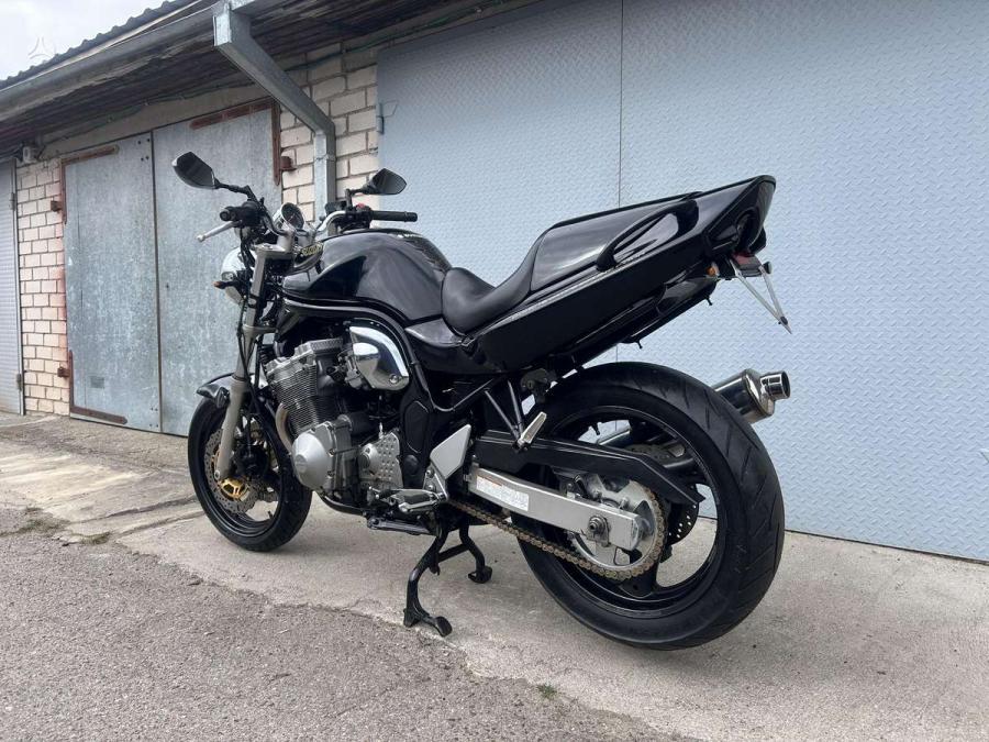 Black Suzuki GSF 1999 in Birstonas, with an engine capacity of 0.60 L and mileage of 38 thousand km for 1550 €, photo 7 on AUTOMOTO.COM.LV