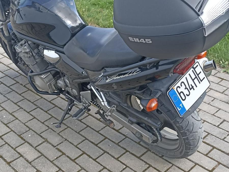 Melns Suzuki GSF 2000 Kauņa, ar dzinēja tilpumu 0.60 L un nobraukumu 0 tūkst. km par 1850 €, foto 5 vietnē AUTOMOTO.COM.LV
