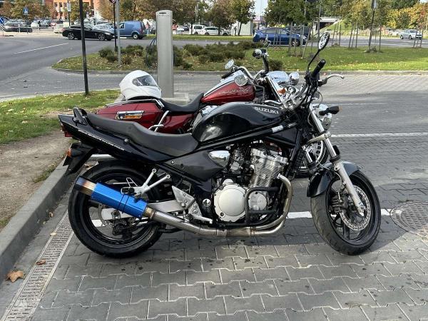 Melns Suzuki GSF 2000 Viļņa, ar dzinēja tilpumu 0.60 L un nobraukumu 45 tūkst. km par 1600 €, foto 3 vietnē AUTOMOTO.COM.LV