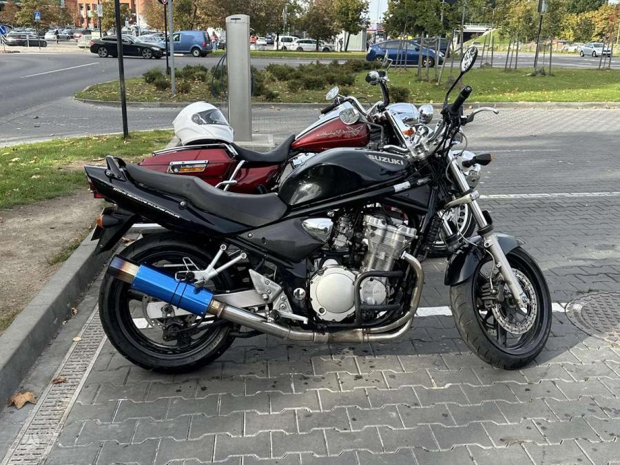 Black Suzuki GSF 2000 in Vilnius, with an engine capacity of 0.60 L and mileage of 45 thousand km for 1600 €, photo 3 on AUTOMOTO.COM.LV