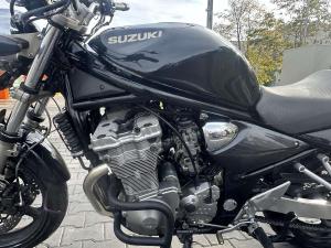 Black Suzuki GSF 2000 in Vilnius, with an engine capacity of 0.60 L and mileage of 45 thousand km for 1600 €, photo 8 on AUTOMOTO.COM.LV