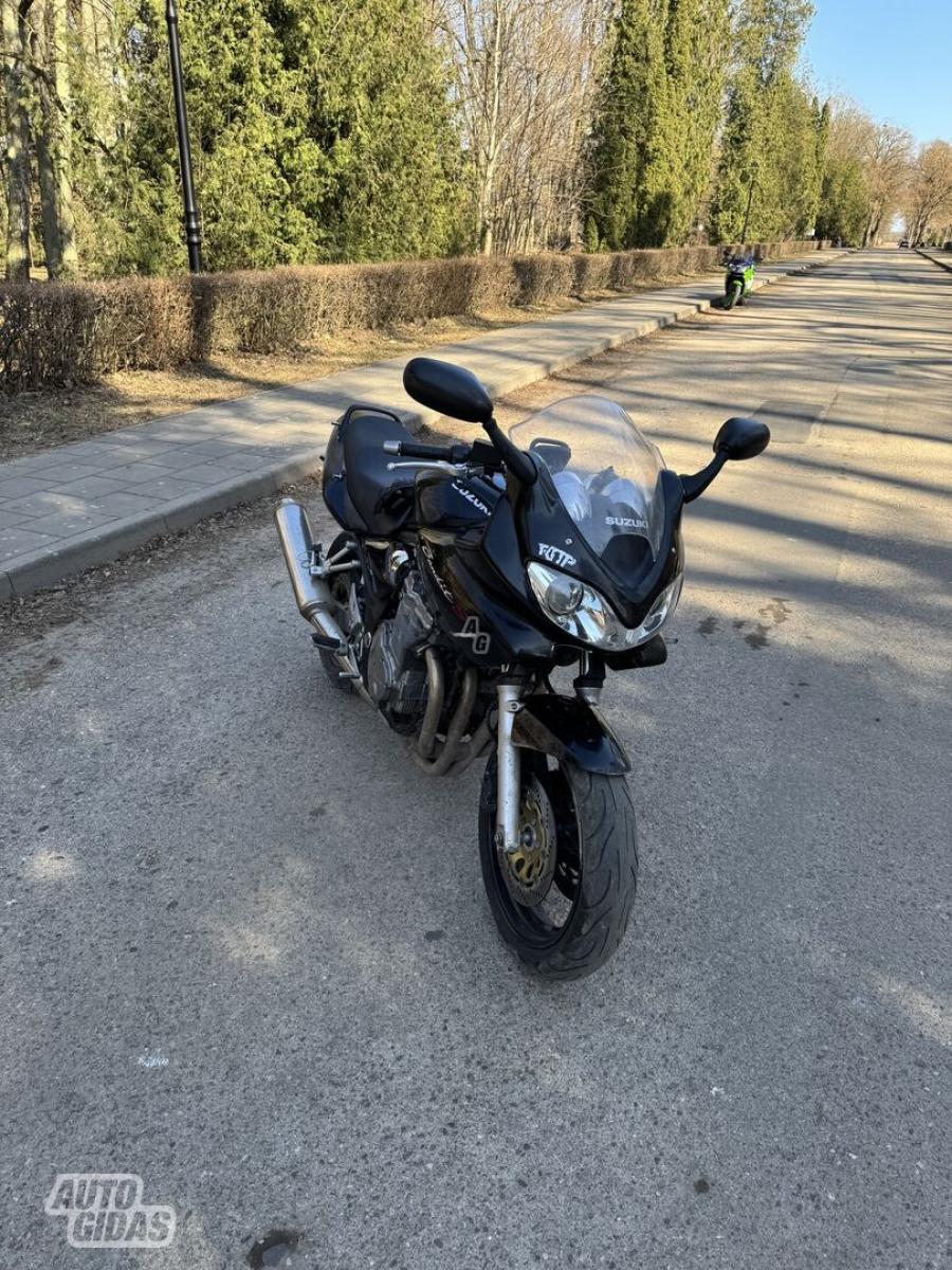Melns Suzuki GSF 2001 Viļņa, ar dzinēja tilpumu 0.60 L un nobraukumu 36 tūkst. km par 1299 €, foto 1 vietnē AUTOMOTO.COM.LV