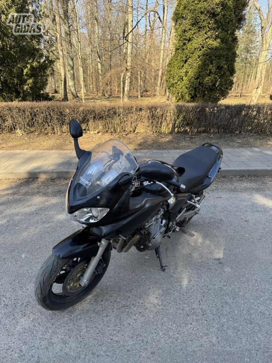 Melns Suzuki GSF 2001 Viļņa, ar dzinēja tilpumu 0.60 L un nobraukumu 36 tūkst. km par 1299 €, foto 2 vietnē AUTOMOTO.COM.LV