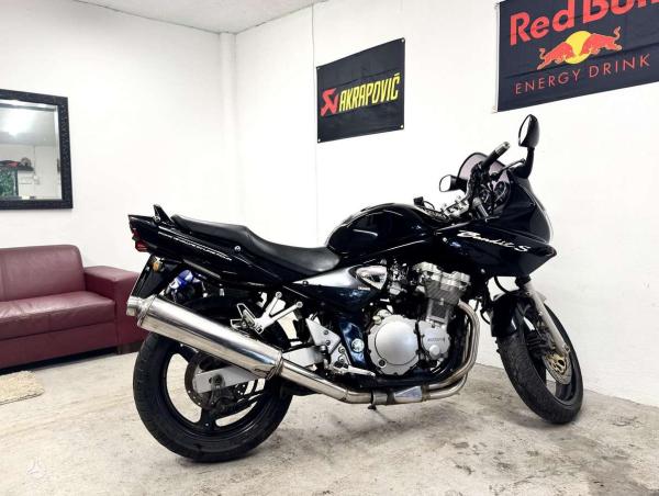 Melns Suzuki GSF 2001 Šilutė, ar dzinēja tilpumu 0.60 L un nobraukumu 33 tūkst. km par 1499 €, foto 4 vietnē AUTOMOTO.COM.LV