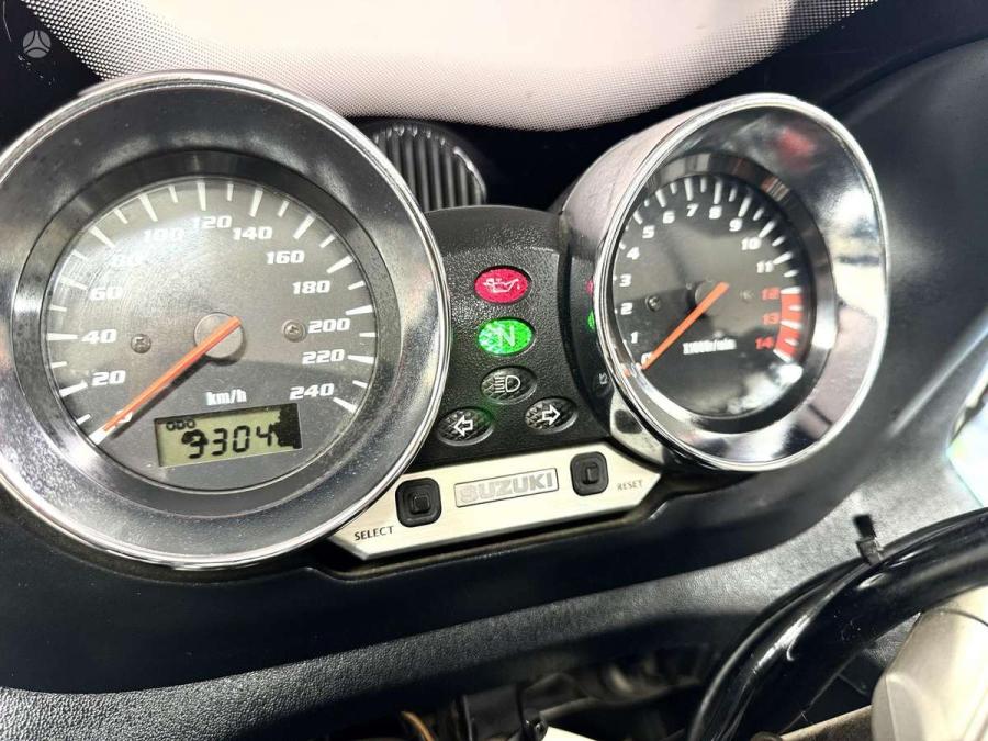 Черный Сузуки GSF 2001 в Шилуте, объемом двигателя 0.60 л и пробегом 33 тыс. км за 1499 €, фото 14 на AUTOMOTO.COM.LV