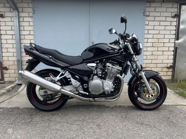 Black Suzuki GSF 2001 in Birstonas, with an engine capacity of 0.60 L and mileage of 38 thousand km for 1750 €, photo 3 on AUTOMOTO.COM.LV