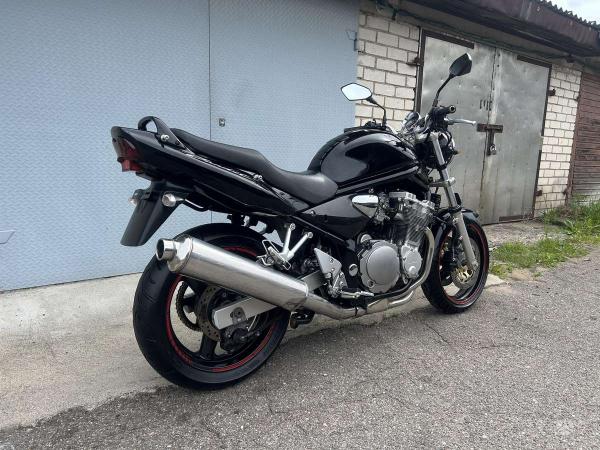 Black Suzuki GSF 2001 in Birstonas, with an engine capacity of 0.60 L and mileage of 38 thousand km for 1750 €, photo 5 on AUTOMOTO.COM.LV