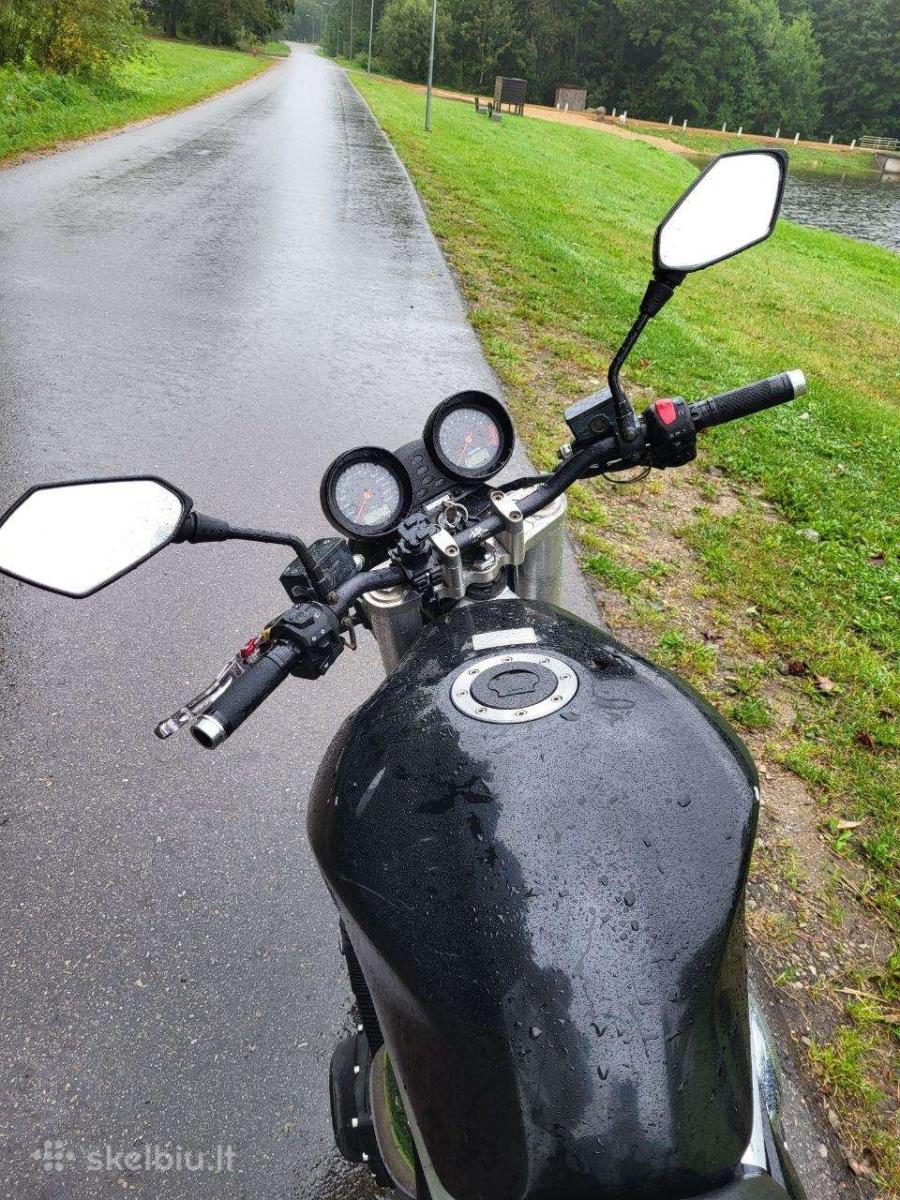 Black Suzuki GSF 2002 in Panevezys, with an engine capacity of 1.20 L and mileage of 24 thousand km for 1650 €, photo 3 on AUTOMOTO.COM.LV