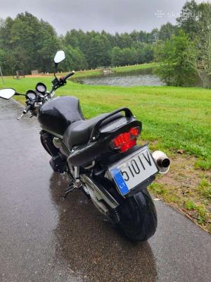 Black Suzuki GSF 2002 in Panevezys, with an engine capacity of 1.20 L and mileage of 24 thousand km for 1650 €, photo 5 on AUTOMOTO.COM.LV