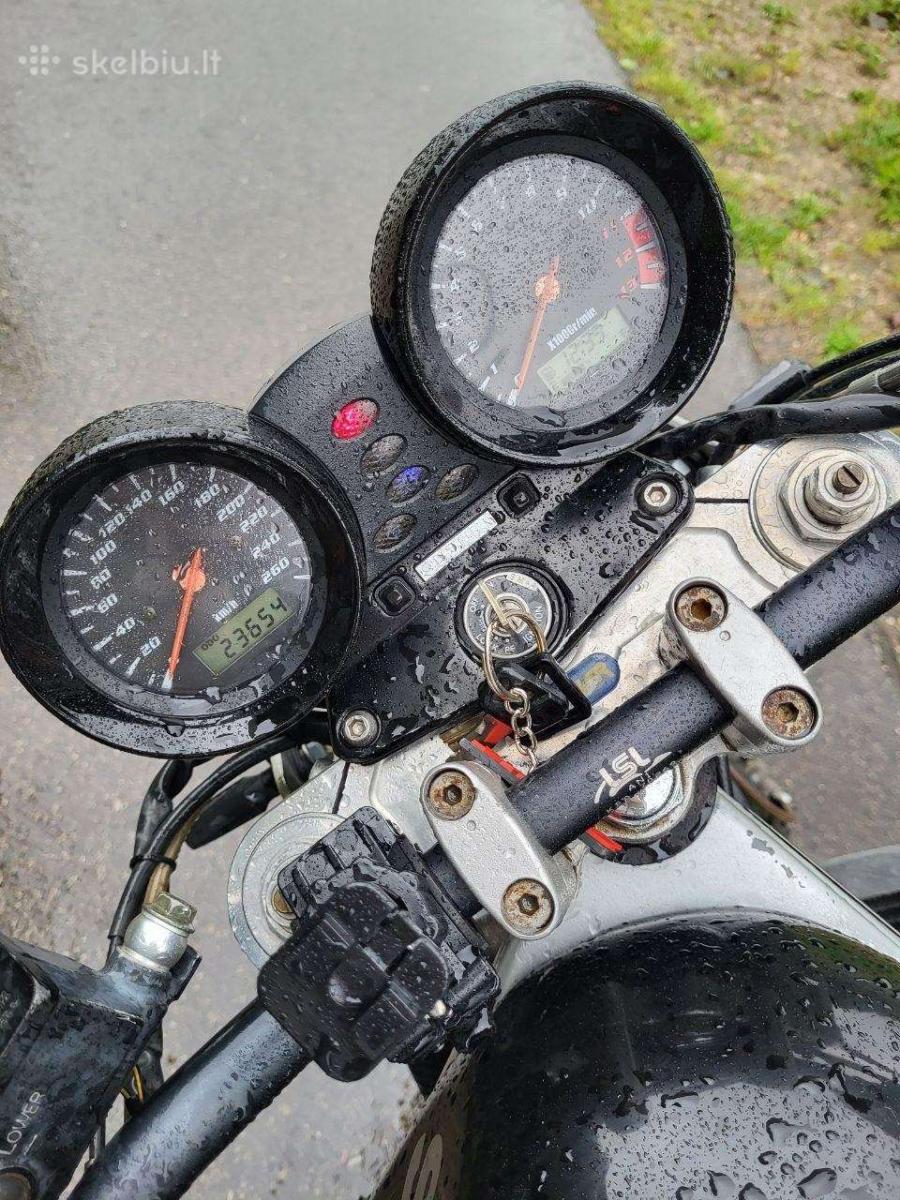 Black Suzuki GSF 2002 in Panevezys, with an engine capacity of 1.20 L and mileage of 24 thousand km for 1650 €, photo 6 on AUTOMOTO.COM.LV