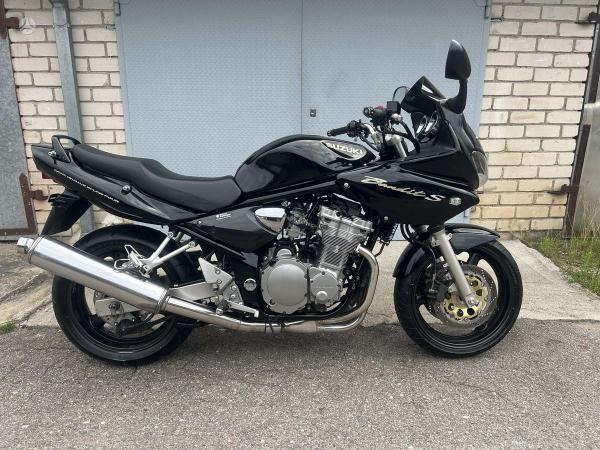 Melns Suzuki GSF 2002 Birštonas, ar dzinēja tilpumu 0.60 L un nobraukumu 36 tūkst. km par 1750 €, foto 4 vietnē AUTOMOTO.COM.LV