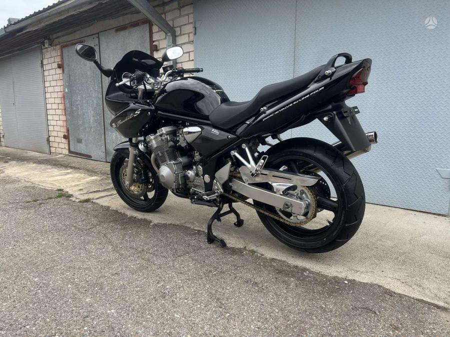 Melns Suzuki GSF 2002 Birštonas, ar dzinēja tilpumu 0.60 L un nobraukumu 36 tūkst. km par 1750 €, foto 6 vietnē AUTOMOTO.COM.LV