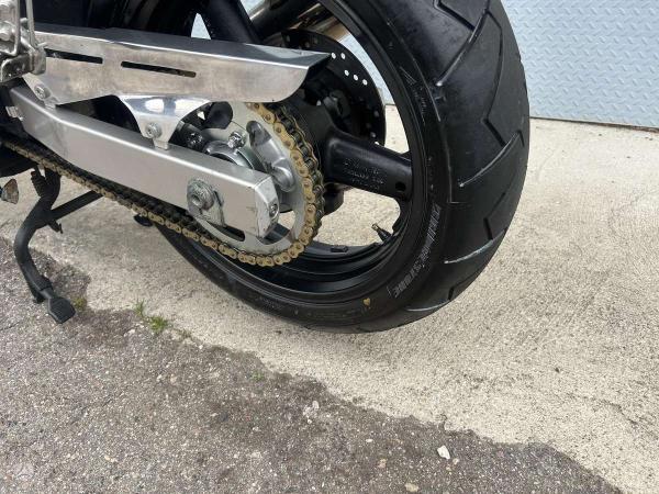 Melns Suzuki GSF 2002 Birštonas, ar dzinēja tilpumu 0.60 L un nobraukumu 36 tūkst. km par 1750 €, foto 8 vietnē AUTOMOTO.COM.LV