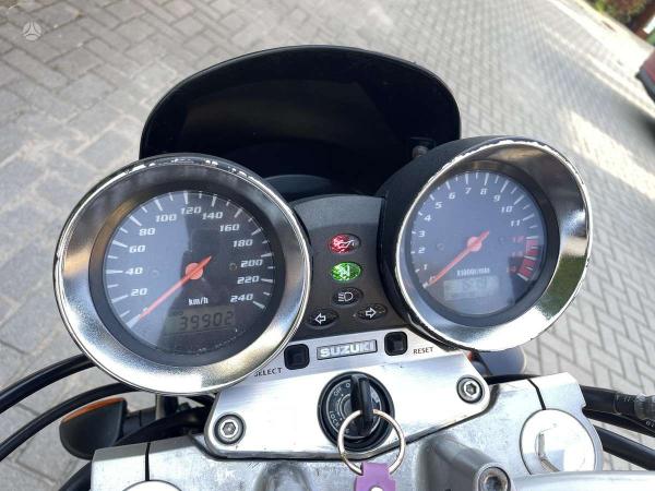 Black Suzuki GSF 2003 in Kaunas, with an engine capacity of 0.60 L and mileage of 40 thousand km for 1300 €, photo 8 on AUTOMOTO.COM.LV