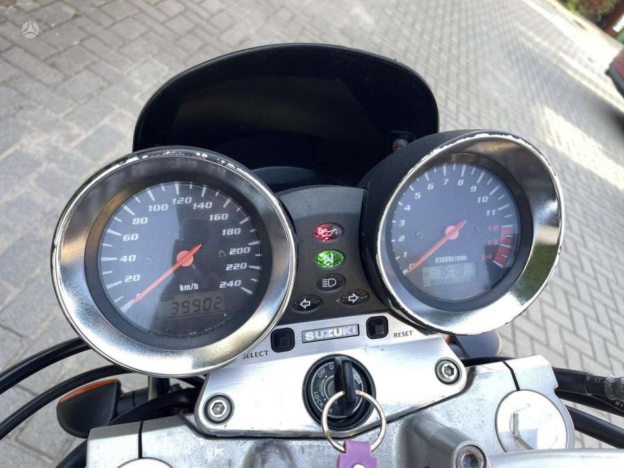 Black Suzuki GSF 2003 in Kaunas, with an engine capacity of 0.60 L and mileage of 40 thousand km for 1300 €, photo 9 on AUTOMOTO.COM.LV
