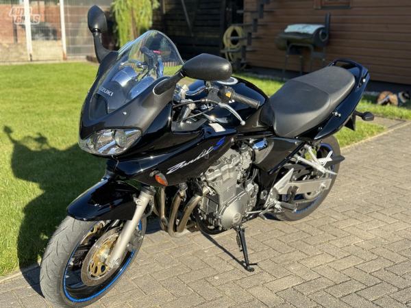 Melns Suzuki GSF 2005 Mažeikiai, ar dzinēja tilpumu 0.60 L un nobraukumu 40 tūkst. km par 1900 €, foto 1 vietnē AUTOMOTO.COM.LV