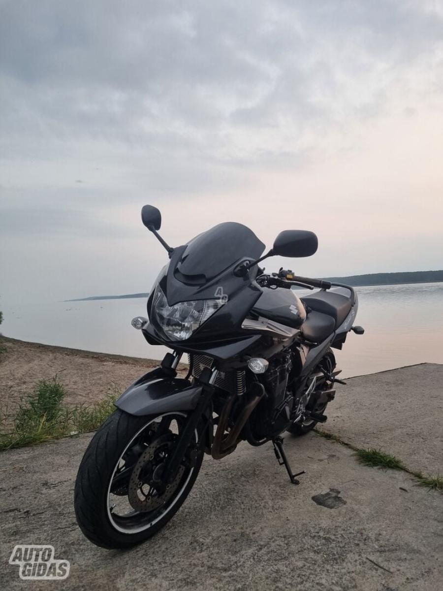 Black Suzuki GSF 2005 in Klaipeda, with an engine capacity of 0.65 L and mileage of 58 thousand km for 2000 €, photo 1 on AUTOMOTO.COM.LV