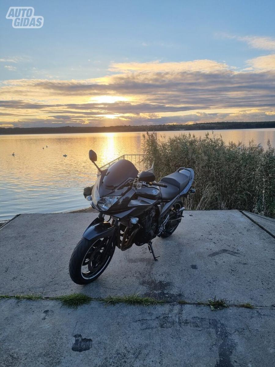 Black Suzuki GSF 2005 in Klaipeda, with an engine capacity of 0.65 L and mileage of 58 thousand km for 2000 €, photo 3 on AUTOMOTO.COM.LV
