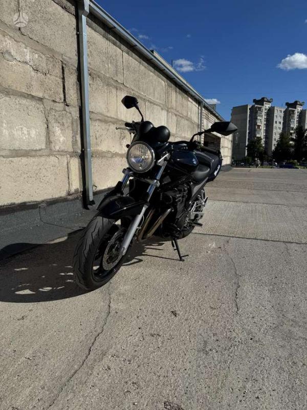 Black Suzuki GSF 2005 in Kaunas, with an engine capacity of 0.66 L and mileage of 61 thousand km for 1650 €, photo 2 on AUTOMOTO.COM.LV