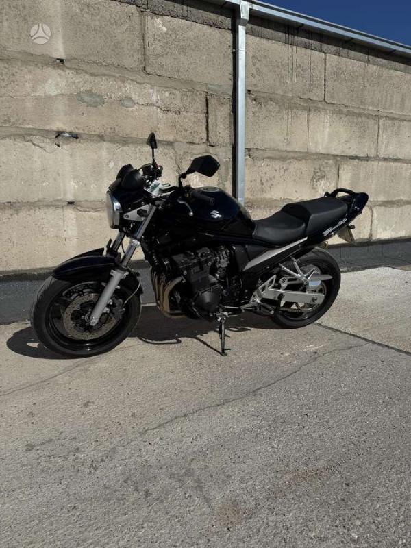 Black Suzuki GSF 2005 in Kaunas, with an engine capacity of 0.66 L and mileage of 61 thousand km for 1650 €, photo 3 on AUTOMOTO.COM.LV