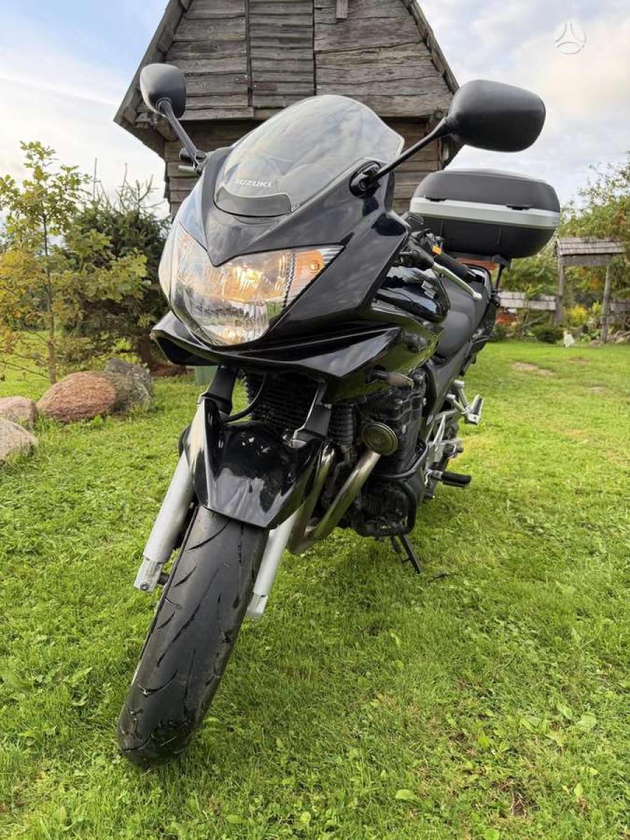 Black Suzuki GSF 2005 in Rokiskis, with an engine capacity of 0.65 L and mileage of 43 thousand km for 2300 €, photo 3 on AUTOMOTO.COM.LV