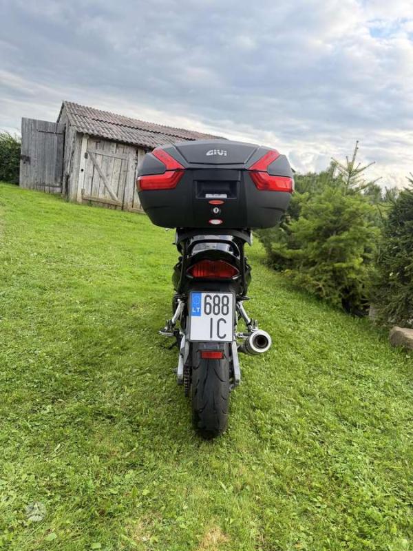 Black Suzuki GSF 2005 in Rokiskis, with an engine capacity of 0.65 L and mileage of 43 thousand km for 2300 €, photo 5 on AUTOMOTO.COM.LV